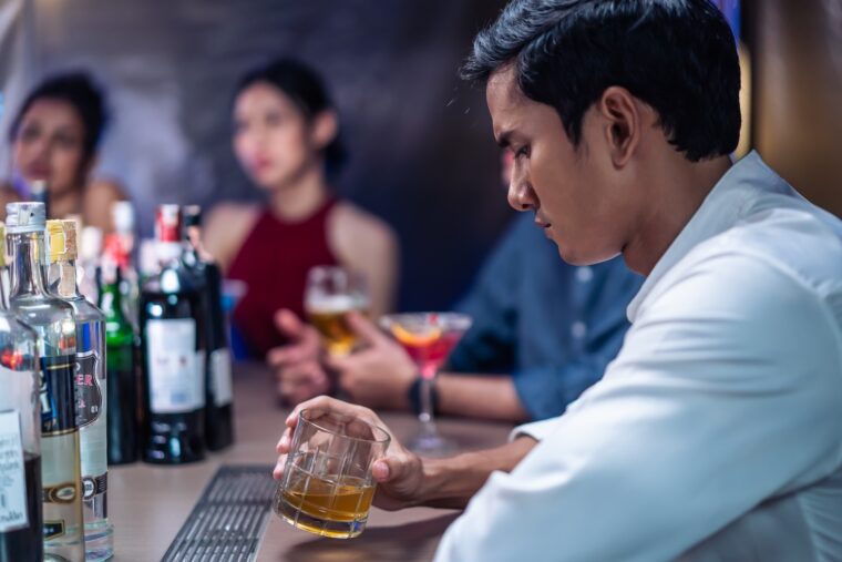 Alcohol Misuse: Signs, Risks & Pathways to Sobriety | Never Alone Recovery