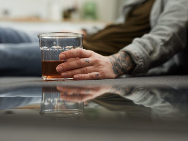 Alcohol Misuse: Signs, Risks & Pathways to Sobriety | Never Alone Recovery